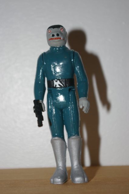 The Vintage Star Wars Weapons & Accessories Guide - Reproduction Figures